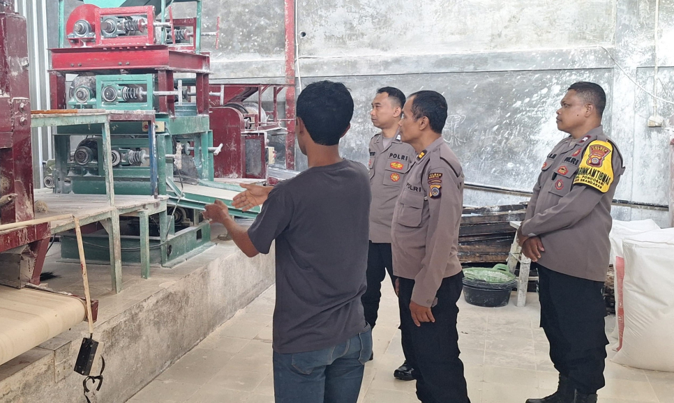 Unit Binmas Polsek Srandakan Sambangi UMKM Mi Lethek