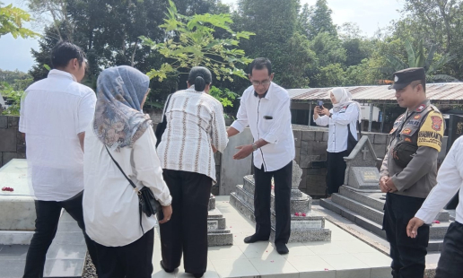 Bhabinkamtibmas Kalurahan Argosari Ikuti Ziarah dan Tabur Bunga di ...